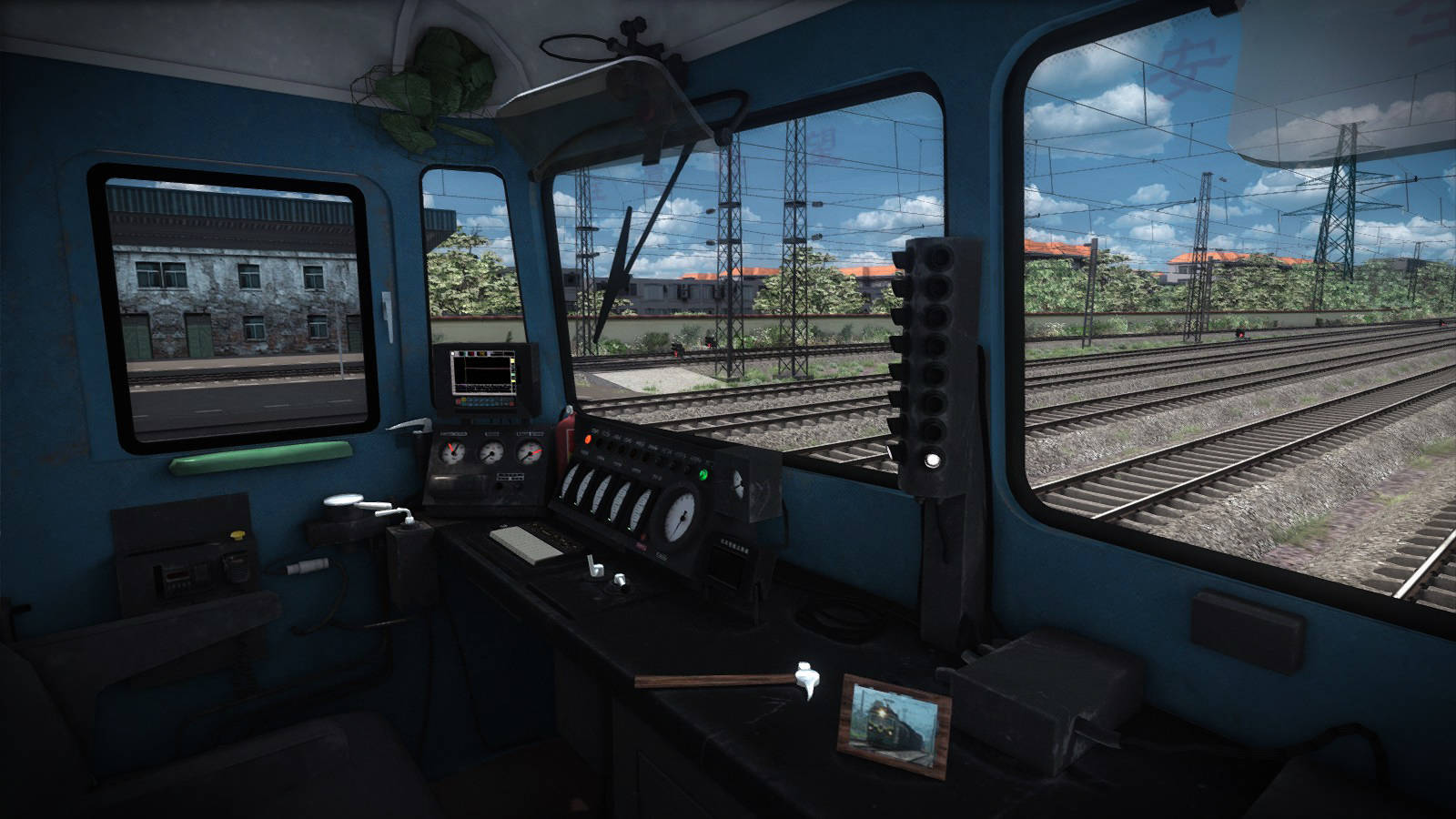 Just Trains - China Railways SS1 Locomotive plus C64 & P62 Wagons